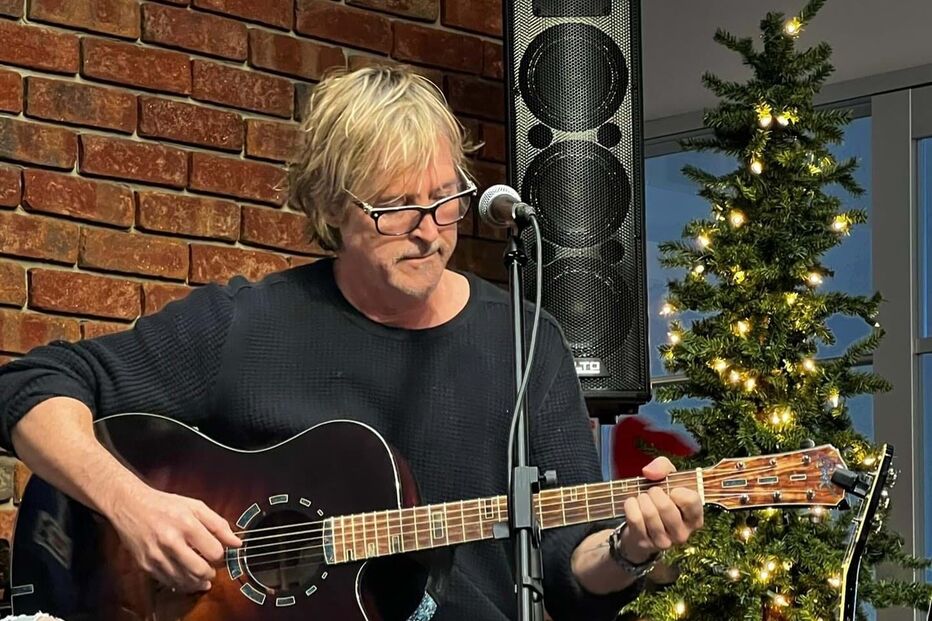 Charlie Colin fundador da banda Train morre aos 58 anos após queda em ...