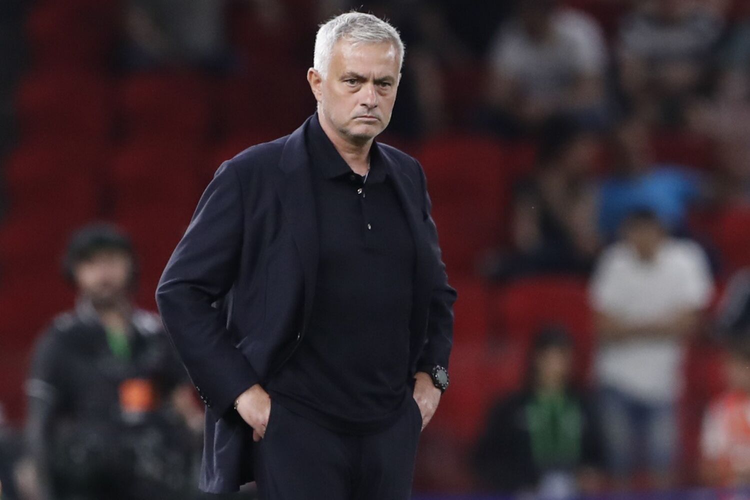 José Mourinho vai ser operado em Portugal - Últimas - Correio da Manhã