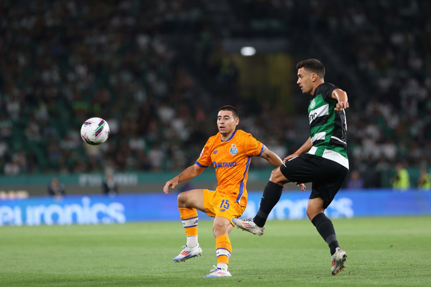 Em casa manda o leão: Sporting resolve clássico na segunda parte. Veja os golos - Futebol ...