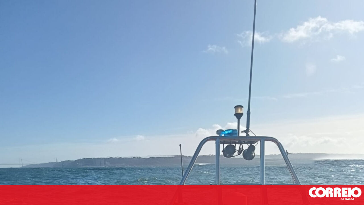 Treino secreto acaba em naufrágio junto ao Bugio no Rio Tejo. Quatro ...