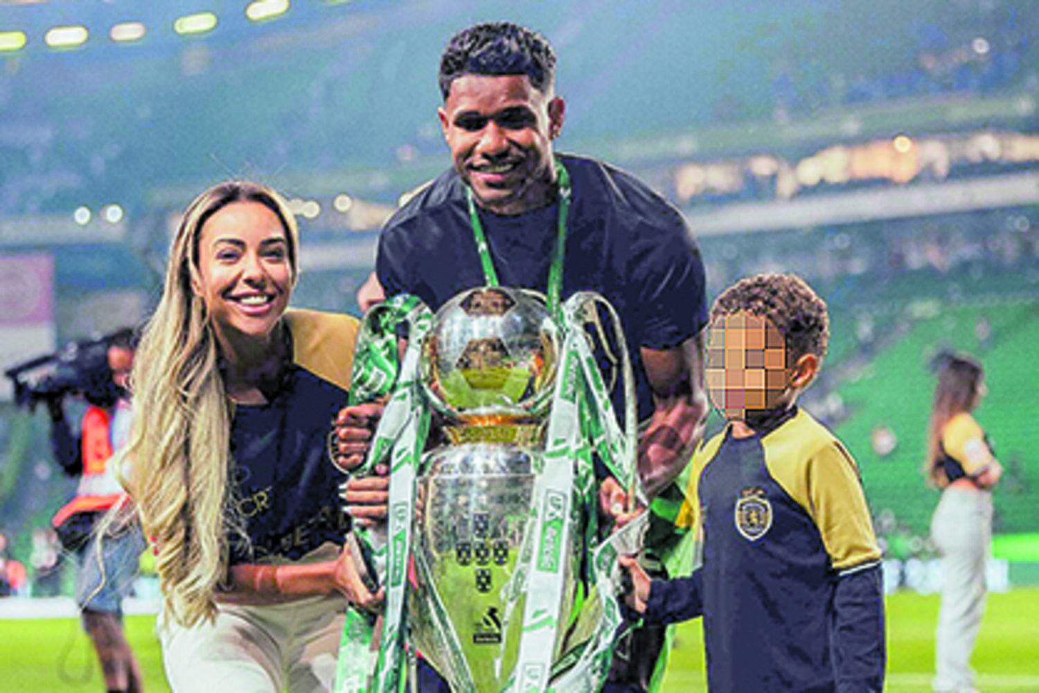 Mulher de Matheus Reis contra árbitro - Últimas - Correio da Manhã