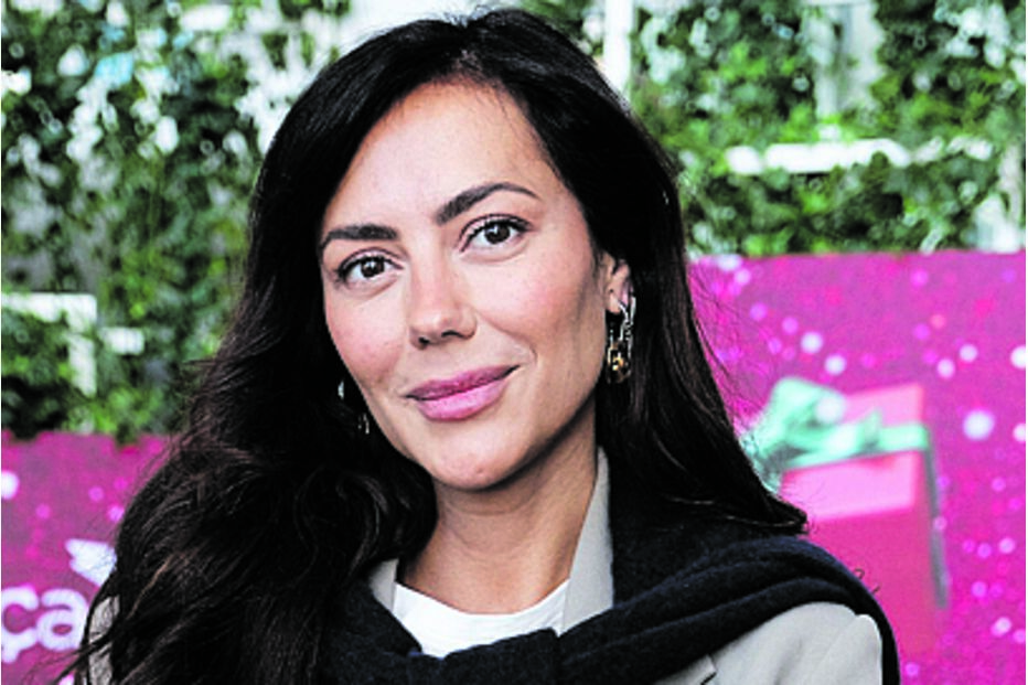 Mãe de Sofia Ribeiro a pedir nas ruas abre nova guerra entre irmãs ...