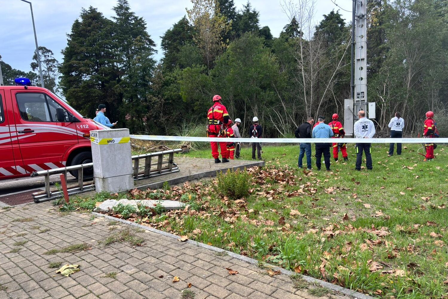Homem barrica-se em poste de alta tensão em Vagos - Portugal - Correio ...