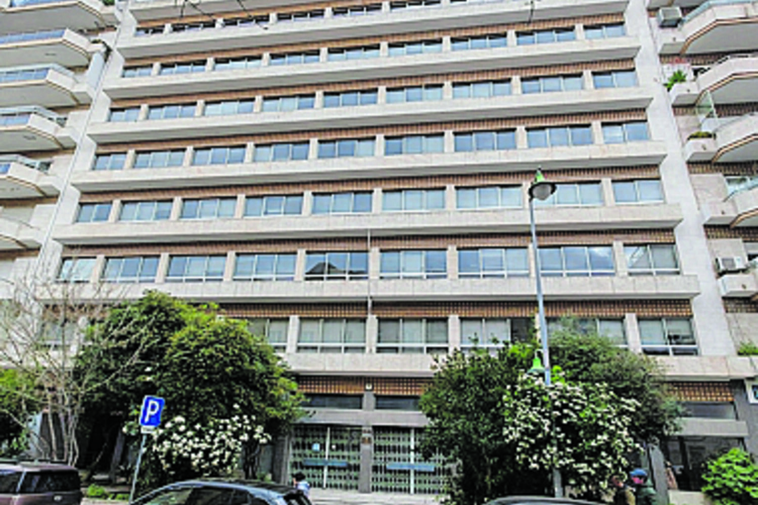 Peritos avaliam imóveis do Estado - Economia - Correio da Manhã